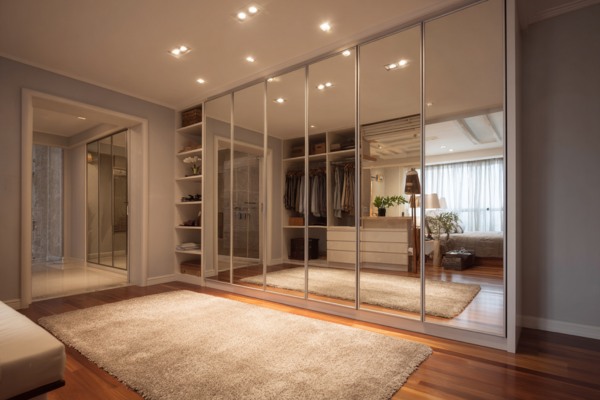 How To Elevate Bedroom Decor Aesthetics With Glass Wardrobe Shutters ...