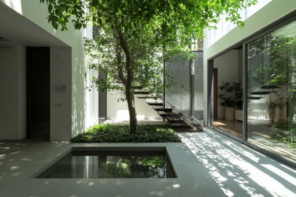 Expert Tips For Designing The Perfect Courtyard: The Role Of Glass In ...